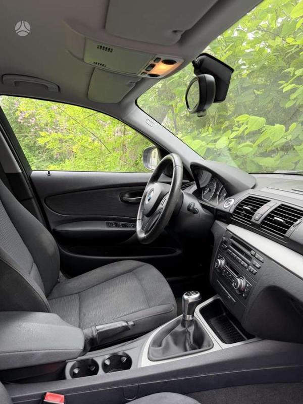Grey BMW 118 2009 in Kaunas, with an engine capacity of 2.00 L and mileage of 127 thousand km for 3500 €, photo 5 on AUTOMOTO.COM.LV