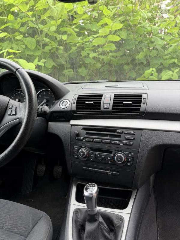 Grey BMW 118 2009 in Kaunas, with an engine capacity of 2.00 L and mileage of 127 thousand km for 3500 €, photo 7 on AUTOMOTO.COM.LV