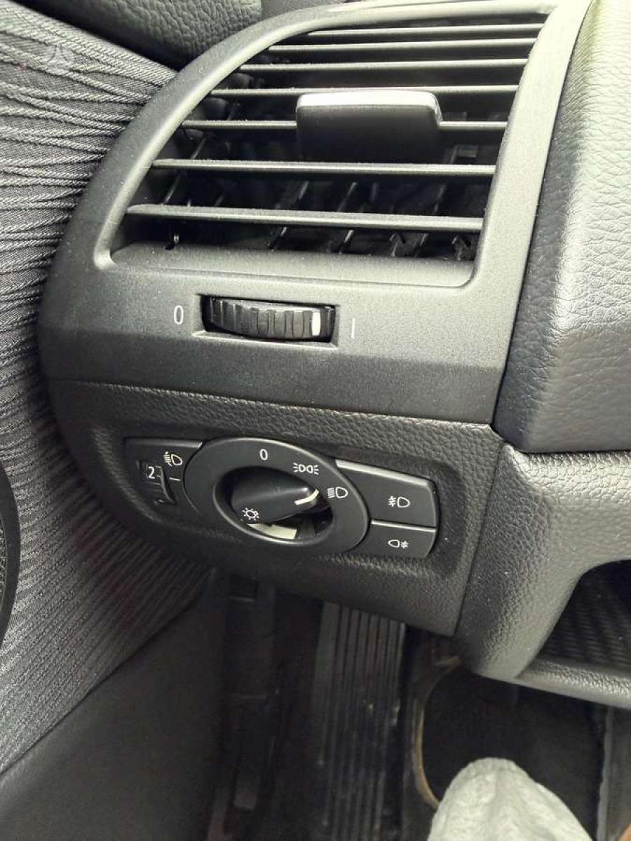 Grey BMW 118 2009 in Kaunas, with an engine capacity of 2.00 L and mileage of 127 thousand km for 3500 €, photo 10 on AUTOMOTO.COM.LV
