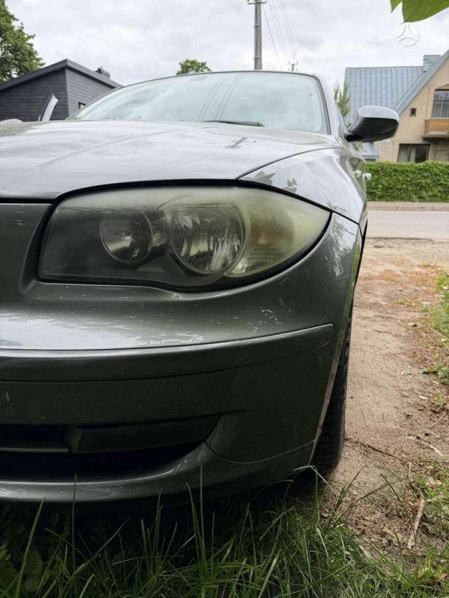 Grey BMW 118 2009 in Kaunas, with an engine capacity of 2.00 L and mileage of 127 thousand km for 3500 €, photo 13 on AUTOMOTO.COM.LV