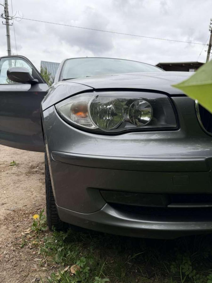 Grey BMW 118 2009 in Kaunas, with an engine capacity of 2.00 L and mileage of 127 thousand km for 3500 €, photo 14 on AUTOMOTO.COM.LV