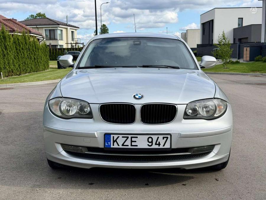 Pelēks BMW 118 2010 Viļņa, ar dzinēja tilpumu 2.00 L un nobraukumu 202 tūkst. km par 3250 €, foto 9 vietnē AUTOMOTO.COM.LV
