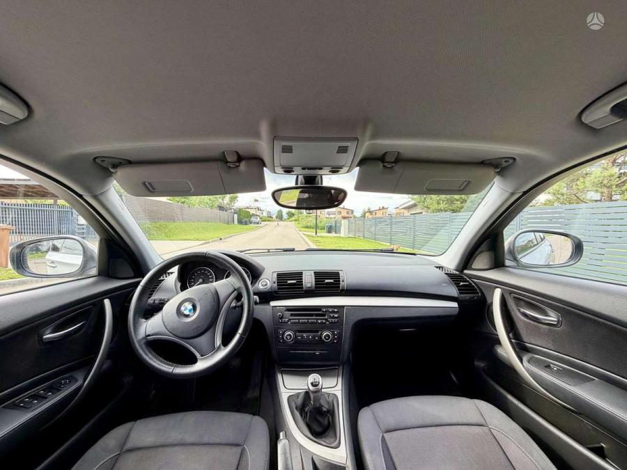 Pelēks BMW 118 2010 Viļņa, ar dzinēja tilpumu 2.00 L un nobraukumu 202 tūkst. km par 3250 €, foto 11 vietnē AUTOMOTO.COM.LV