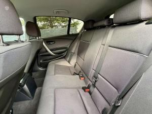 Pelēks BMW 118 2010 Viļņa, ar dzinēja tilpumu 2.00 L un nobraukumu 202 tūkst. km par 3250 €, foto 13 vietnē AUTOMOTO.COM.LV