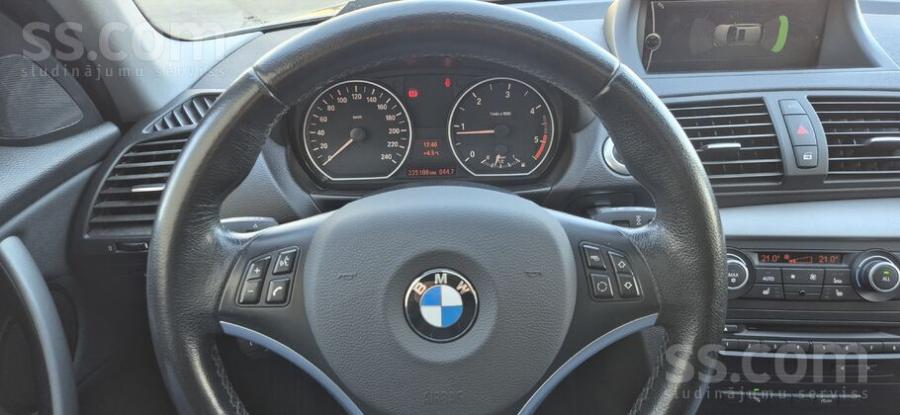 Grey BMW 118 2010 in Riga, with an engine capacity of 2.00 L and mileage of 225 thousand km for 4300 €, photo 9 on AUTOMOTO.COM.LV
