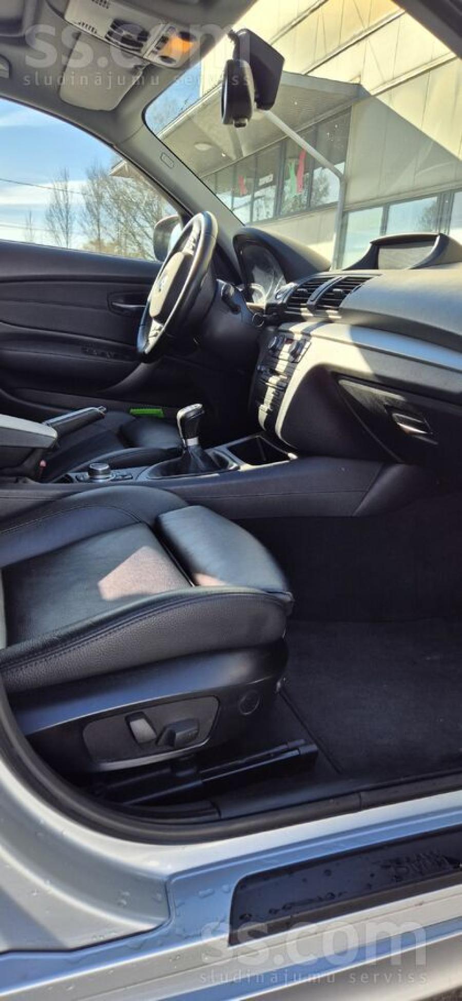 Grey BMW 118 2010 in Riga, with an engine capacity of 2.00 L and mileage of 225 thousand km for 4300 €, photo 12 on AUTOMOTO.COM.LV