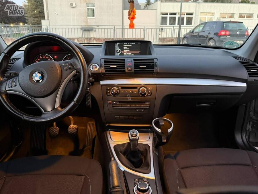 Grey BMW 118 2010 in Marijampole, with an engine capacity of 2.00 L and mileage of 253 thousand km for 4350 €, photo 11 on AUTOMOTO.COM.LV