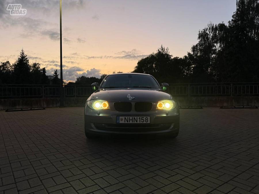 Grey BMW 118 2010 in Marijampole, with an engine capacity of 2.00 L and mileage of 253 thousand km for 4350 €, photo 15 on AUTOMOTO.COM.LV