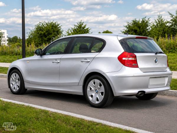 Pelēks BMW 118 2010 Viļņa, ar dzinēja tilpumu 2.00 L un nobraukumu 225 tūkst. km par 3950 €, foto 5 vietnē AUTOMOTO.COM.LV