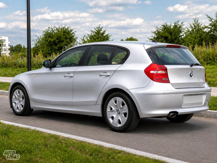Grey BMW 118 2010 in Vilnius, with an engine capacity of 2.00 L and mileage of 225 thousand km for 3950 €, photo 5 on AUTOMOTO.COM.LV