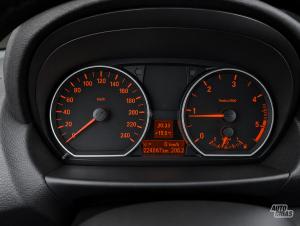 Grey BMW 118 2010 in Vilnius, with an engine capacity of 2.00 L and mileage of 225 thousand km for 3950 €, photo 7 on AUTOMOTO.COM.LV