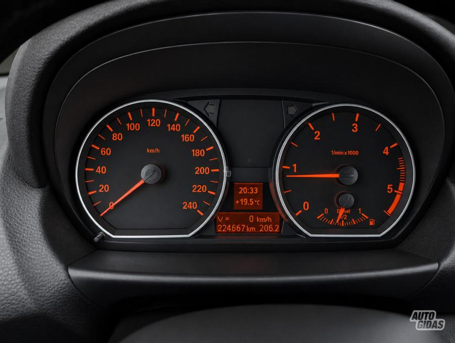 Grey BMW 118 2010 in Vilnius, with an engine capacity of 2.00 L and mileage of 225 thousand km for 3950 €, photo 7 on AUTOMOTO.COM.LV