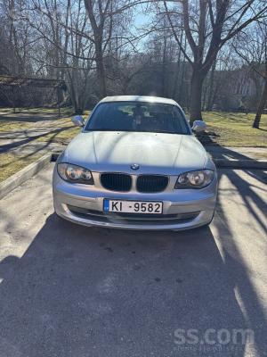 Grey BMW 118 2010 in Riga, with an engine capacity of 2.00 L and mileage of 235 thousand km for 3850 €, photo 3 on AUTOMOTO.COM.LV