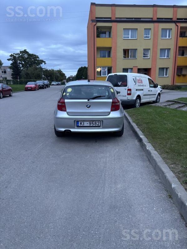 Pelēks BMW 118 2010 Rīga, ar dzinēja tilpumu 2.00 L un nobraukumu 223 tūkst. km par 2900 €, foto 3 vietnē AUTOMOTO.COM.LV