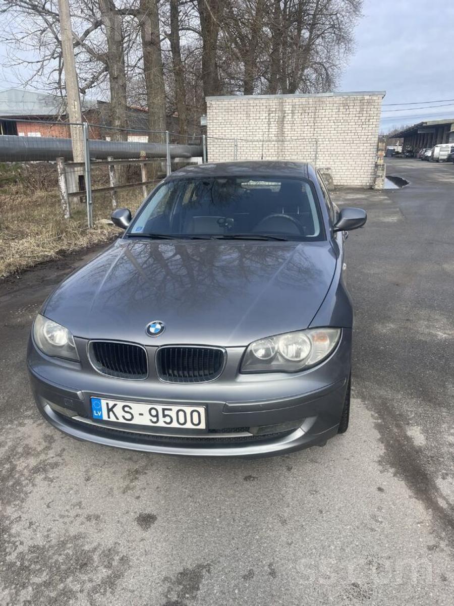 Grey BMW 118 2011 in Riga, with an engine capacity of 2.00 L and mileage of 310 thousand km for 5650 €, photo 2 on AUTOMOTO.COM.LV