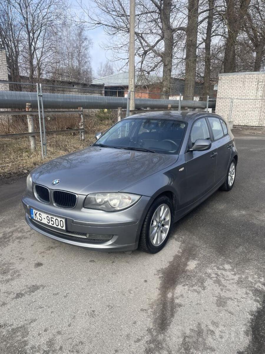 Grey BMW 118 2011 in Riga, with an engine capacity of 2.00 L and mileage of 310 thousand km for 5650 €, photo 3 on AUTOMOTO.COM.LV