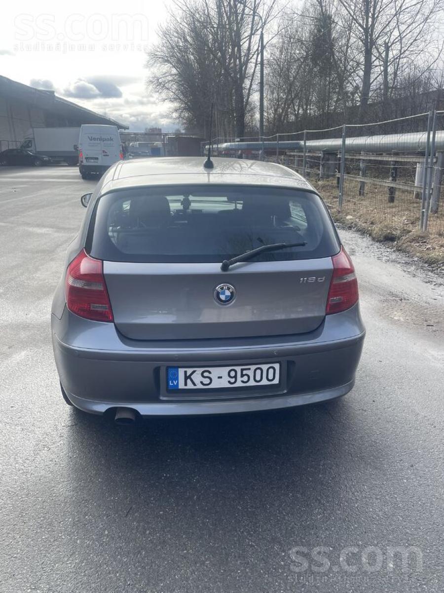Grey BMW 118 2011 in Riga, with an engine capacity of 2.00 L and mileage of 310 thousand km for 5650 €, photo 4 on AUTOMOTO.COM.LV