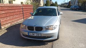 Pelēks BMW 118 2011 Viļņa, ar dzinēja tilpumu 2.00 L un nobraukumu 63 tūkst. km par 5300 €, foto  vietnē AUTOMOTO.COM.LV