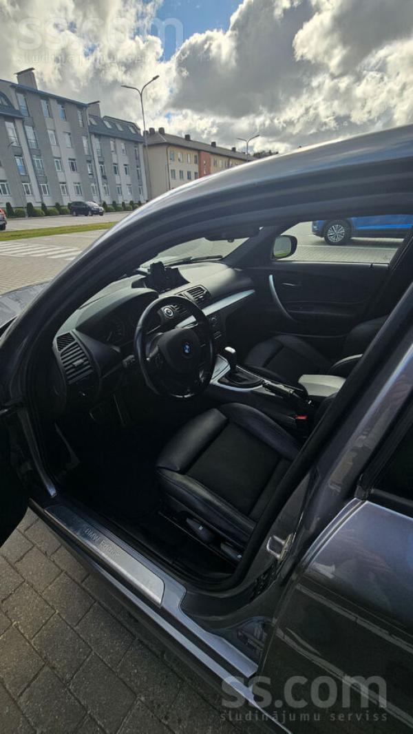 Grey BMW 118 2011 in Riga, with an engine capacity of 2.00 L and mileage of 186 thousand km for 6200 €, photo 1 on AUTOMOTO.COM.LV