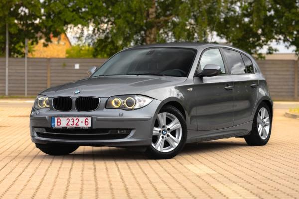 Grey BMW 118 2011 in Riga, with an engine capacity of 2.00 L and mileage of 214 thousand km for 5890 €, photo 9 on AUTOMOTO.COM.LV