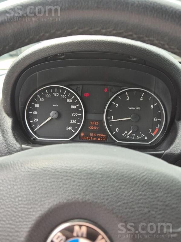 Grey BMW 118 2011 in Riga, with an engine capacity of 2.00 L and mileage of 99 thousand km for 5500 €, photo 8 on AUTOMOTO.COM.LV