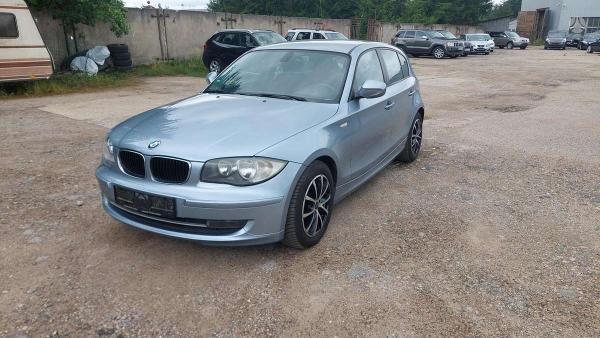 Grey BMW 118 2011 in Utena, with an engine capacity of 2.00 L and mileage of 294 thousand km for 3300 €, photo 4 on AUTOMOTO.COM.LV