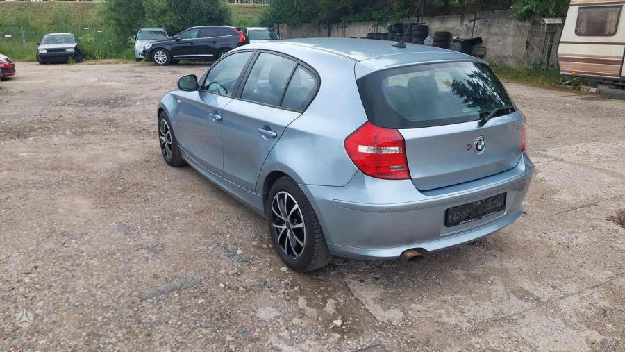 Grey BMW 118 2011 in Utena, with an engine capacity of 2.00 L and mileage of 294 thousand km for 3300 €, photo 6 on AUTOMOTO.COM.LV