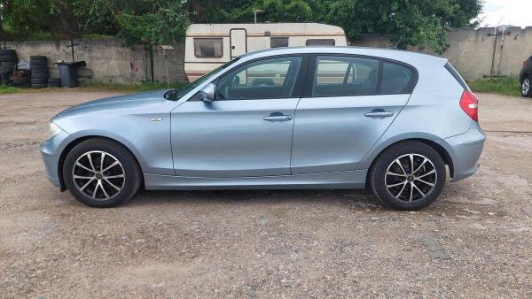 Grey BMW 118 2011 in Utena, with an engine capacity of 2.00 L and mileage of 294 thousand km for 3300 €, photo 6 on AUTOMOTO.COM.LV