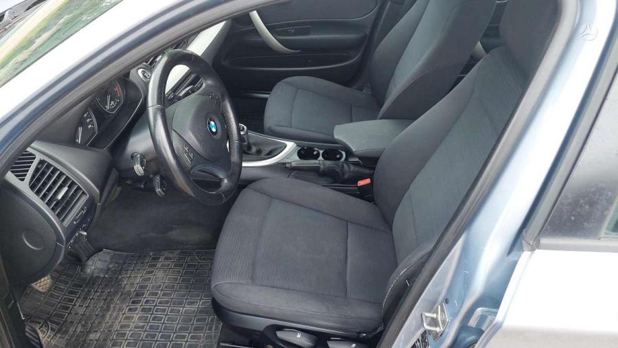 Grey BMW 118 2011 in Utena, with an engine capacity of 2.00 L and mileage of 294 thousand km for 3300 €, photo 11 on AUTOMOTO.COM.LV