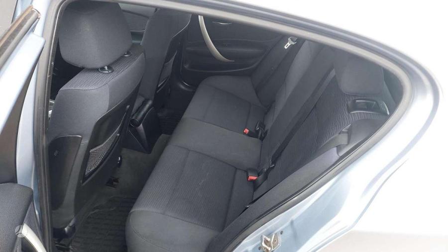 Grey BMW 118 2011 in Utena, with an engine capacity of 2.00 L and mileage of 294 thousand km for 3300 €, photo 12 on AUTOMOTO.COM.LV