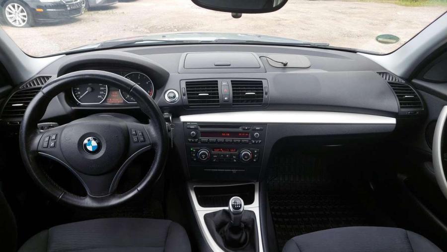 Grey BMW 118 2011 in Utena, with an engine capacity of 2.00 L and mileage of 294 thousand km for 3300 €, photo 13 on AUTOMOTO.COM.LV