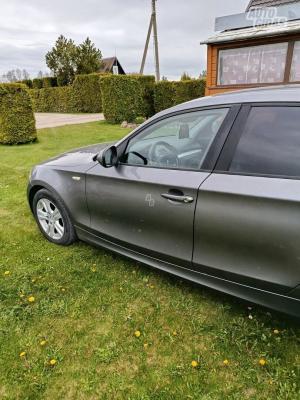 Grey BMW 118 2011 in Marijampole, with an engine capacity of 2.00 L and mileage of 305 thousand km for 2600 €, photo 3 on AUTOMOTO.COM.LV