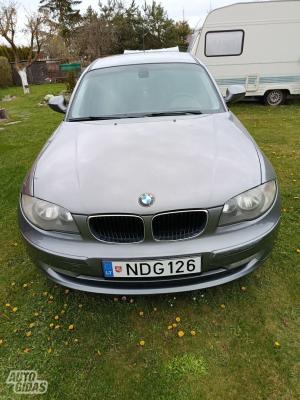 Grey BMW 118 2011 in Marijampole, with an engine capacity of 2.00 L and mileage of 305 thousand km for 2600 €, photo 9 on AUTOMOTO.COM.LV