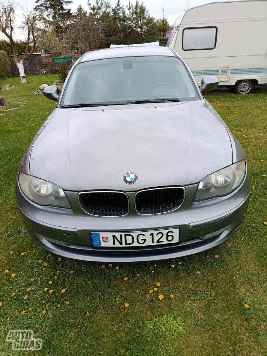 Grey BMW 118 2011 in Marijampole, with an engine capacity of 2.00 L and mileage of 305 thousand km for 2600 €, photo 9 on AUTOMOTO.COM.LV