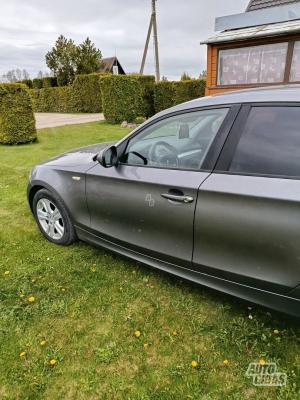 Grey BMW 118 2011 in Marijampole, with an engine capacity of 2.00 L and mileage of 305 thousand km for 2600 €, photo 10 on AUTOMOTO.COM.LV