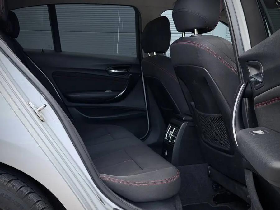Pelēks BMW 118 2011 Rīga, ar dzinēja tilpumu 1.60 L un nobraukumu 181 tūkst. km par 5550 €, foto 24 vietnē AUTOMOTO.COM.LV