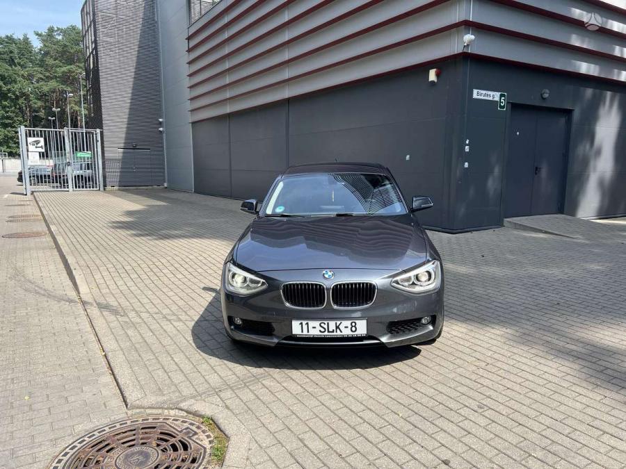 Pelēks BMW 118 2011 Alīta, ar dzinēja tilpumu 2.00 L un nobraukumu 270 tūkst. km par 7250 €, foto 4 vietnē AUTOMOTO.COM.LV