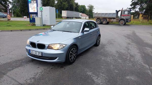 Grey BMW 118 2011 in Utena, with an engine capacity of 2.00 L and mileage of 294 thousand km for 3250 €, photo 1 on AUTOMOTO.COM.LV