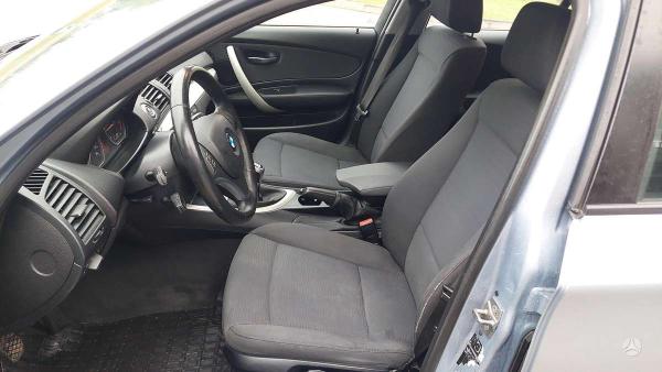 Grey BMW 118 2011 in Utena, with an engine capacity of 2.00 L and mileage of 294 thousand km for 3250 €, photo 10 on AUTOMOTO.COM.LV