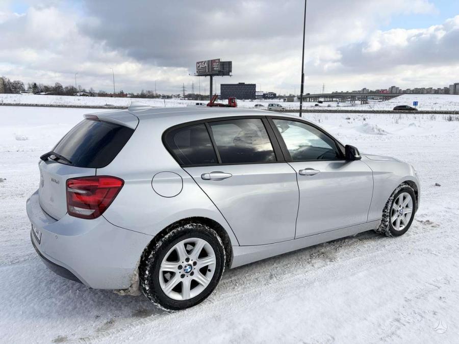 Pelēks BMW 118 2012 Kauņa, ar dzinēja tilpumu 2.00 L un nobraukumu 231 tūkst. km par 5700 €, foto 4 vietnē AUTOMOTO.COM.LV