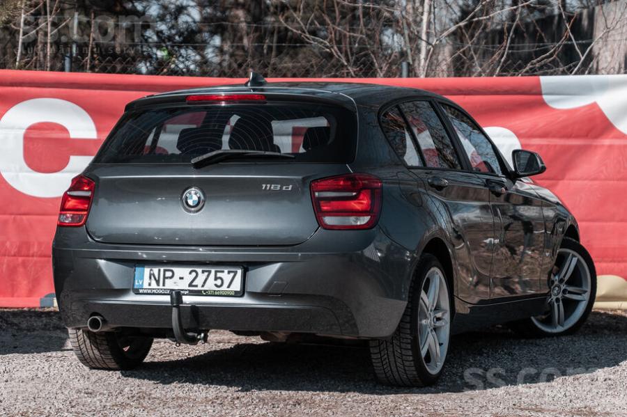 Pelēks BMW 118 2012 Rīga, ar dzinēja tilpumu 2.00 L un nobraukumu 376 tūkst. km par 4600 €, foto 4 vietnē AUTOMOTO.COM.LV