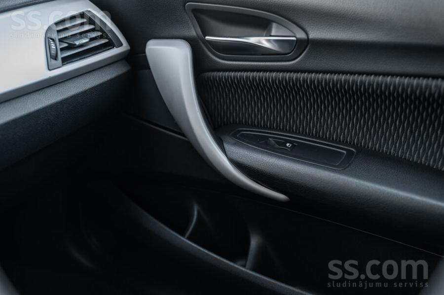 Pelēks BMW 118 2012 Rīga, ar dzinēja tilpumu 2.00 L un nobraukumu 376 tūkst. km par 4600 €, foto 10 vietnē AUTOMOTO.COM.LV