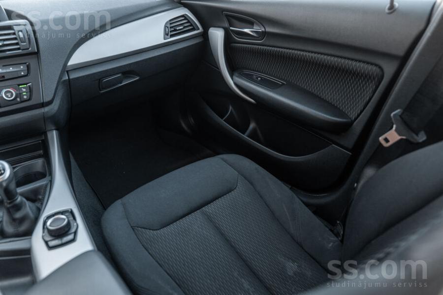 Pelēks BMW 118 2012 Rīga, ar dzinēja tilpumu 2.00 L un nobraukumu 376 tūkst. km par 4600 €, foto 14 vietnē AUTOMOTO.COM.LV