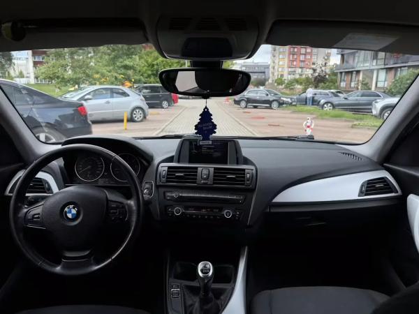 Grey BMW 118 2012 in Riga, with an engine capacity of 2.00 L and mileage of 376 thousand km for 4490 €, photo 8 on AUTOMOTO.COM.LV