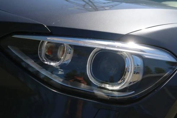 Grey BMW 118 2012 in Riga, with an engine capacity of 2.00 L and mileage of 260 thousand km for 6790 €, photo 7 on AUTOMOTO.COM.LV