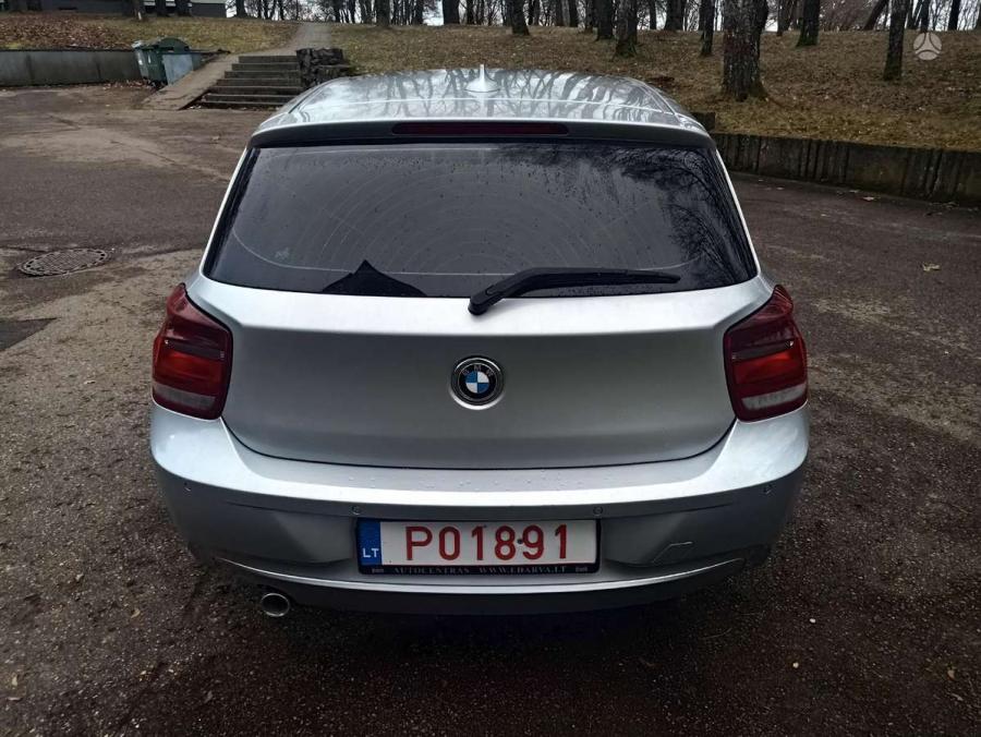 Grey BMW 118 2013 in Elektrenai, with an engine capacity of 2.00 L and mileage of 281 thousand km for 4999 €, photo 4 on AUTOMOTO.COM.LV