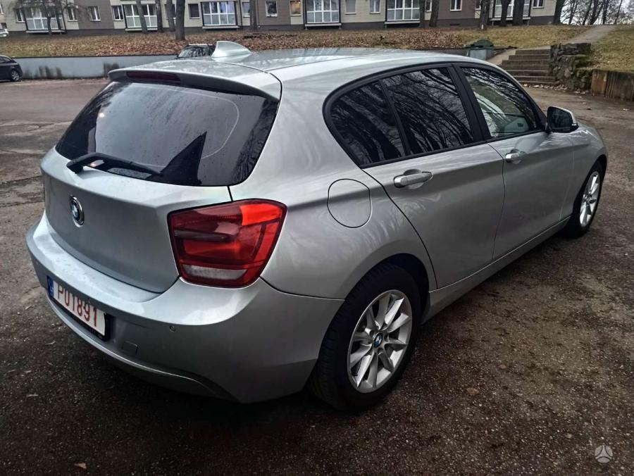 Grey BMW 118 2013 in Elektrenai, with an engine capacity of 2.00 L and mileage of 281 thousand km for 4999 €, photo 5 on AUTOMOTO.COM.LV