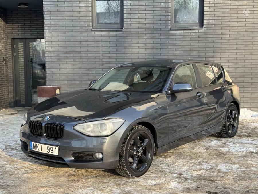Grey BMW 118 2013 in Vilnius, with an engine capacity of 2.00 L and mileage of 294 thousand km for 5800 €, photo 3 on AUTOMOTO.COM.LV
