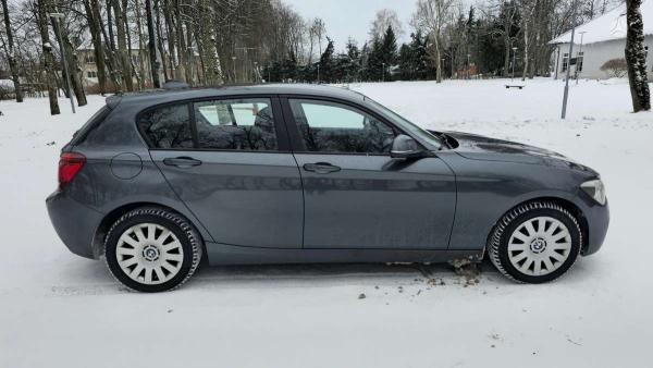 Grey BMW 118 2013 in Alytus, with an engine capacity of 2.00 L and mileage of 293 thousand km for 7250 €, photo 6 on AUTOMOTO.COM.LV