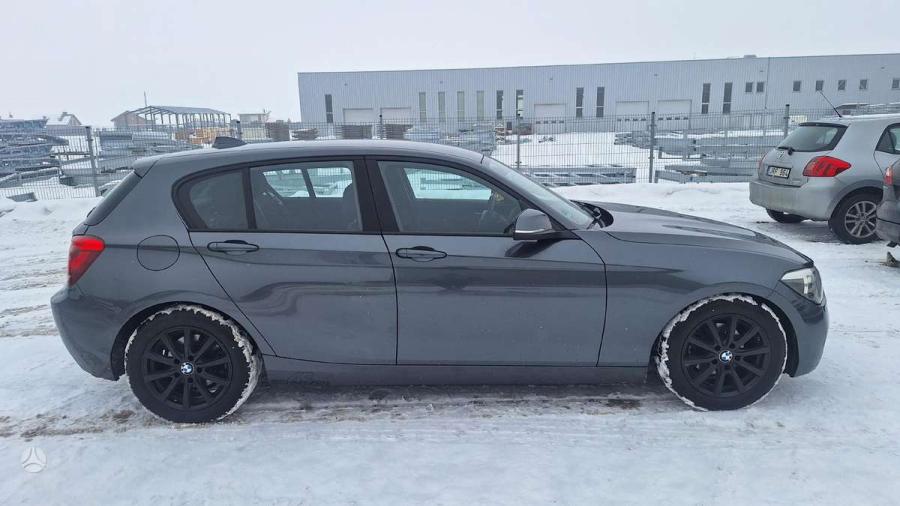 Pelēks BMW 118 2013 Kauņa, ar dzinēja tilpumu 2.00 L un nobraukumu 269 tūkst. km par 5500 €, foto 13 vietnē AUTOMOTO.COM.LV
